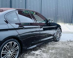 Black BMW 520 2017 in Kaunas, with an engine capacity of 2.00 L and mileage of 226 thousand km for 23500 €, photo 35 on AUTOMOTO.COM.LV