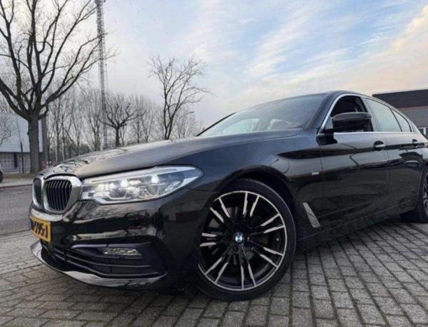 Black BMW 520 2017 in Vilnius, with an engine capacity of 2.00 L and mileage of 306 thousand km for 16990 €, photo 1 on AUTOMOTO.COM.LV