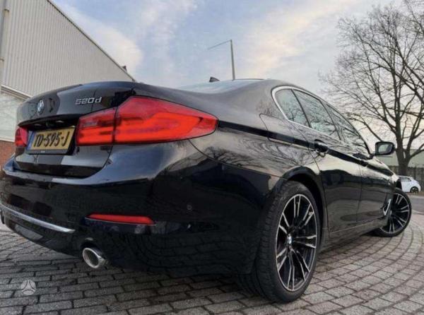 Black BMW 520 2017 in Vilnius, with an engine capacity of 2.00 L and mileage of 306 thousand km for 16990 €, photo 2 on AUTOMOTO.COM.LV