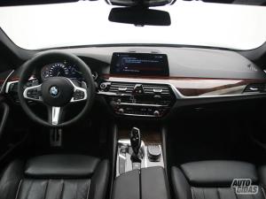 Black BMW 520 2017 in Vilnius, with an engine capacity of 2.00 L and mileage of 171 thousand km for 21999 €, photo 2 on AUTOMOTO.COM.LV