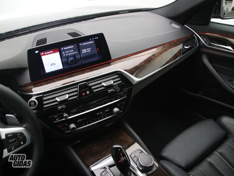 Black BMW 520 2017 in Vilnius, with an engine capacity of 2.00 L and mileage of 171 thousand km for 21999 €, photo 21 on AUTOMOTO.COM.LV
