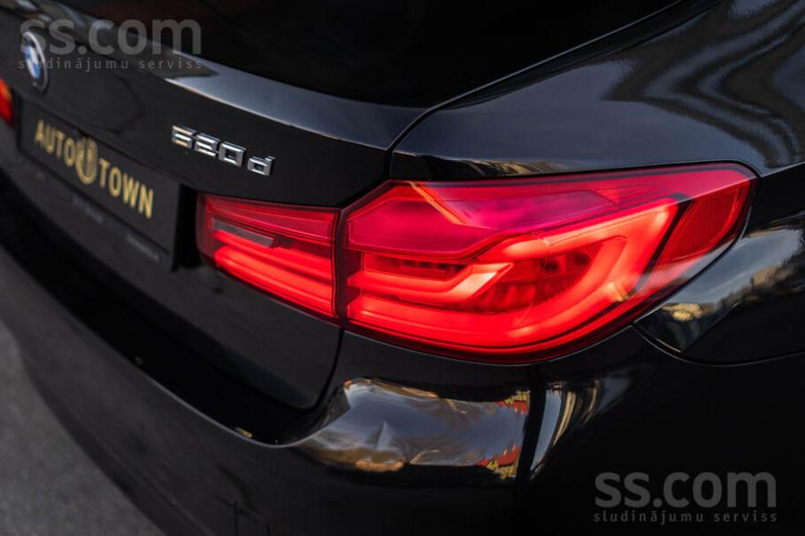 Black BMW 520 2017 in Riga, with an engine capacity of 2.00 L and mileage of 284 thousand km for 18990 €, photo 6 on AUTOMOTO.COM.LV