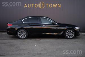 Black BMW 520 2017 in Riga, with an engine capacity of 2.00 L and mileage of 284 thousand km for 18990 €, photo 7 on AUTOMOTO.COM.LV
