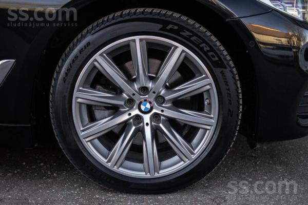 Black BMW 520 2017 in Riga, with an engine capacity of 2.00 L and mileage of 284 thousand km for 18990 €, photo 7 on AUTOMOTO.COM.LV