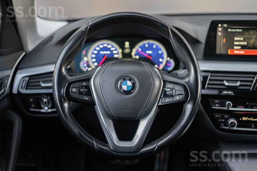 Black BMW 520 2017 in Riga, with an engine capacity of 2.00 L and mileage of 284 thousand km for 18990 €, photo 15 on AUTOMOTO.COM.LV