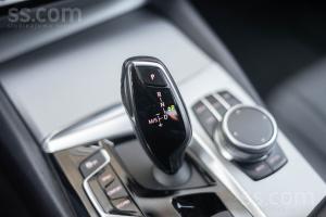 Black BMW 520 2017 in Riga, with an engine capacity of 2.00 L and mileage of 284 thousand km for 18990 €, photo 26 on AUTOMOTO.COM.LV