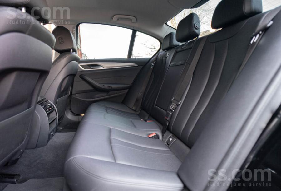 Black BMW 520 2017 in Riga, with an engine capacity of 2.00 L and mileage of 284 thousand km for 18990 €, photo 34 on AUTOMOTO.COM.LV