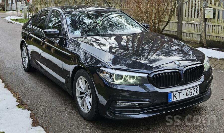 Black BMW 520 2017 in Riga, with an engine capacity of 2.00 L and mileage of 123 thousand km for 21000 €, photo 3 on AUTOMOTO.COM.LV