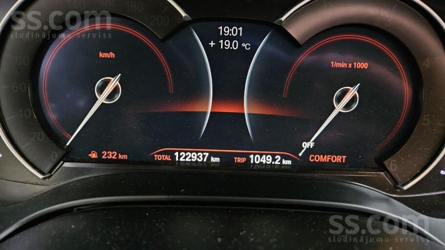 Black BMW 520 2017 in Riga, with an engine capacity of 2.00 L and mileage of 123 thousand km for 21000 €, photo 7 on AUTOMOTO.COM.LV