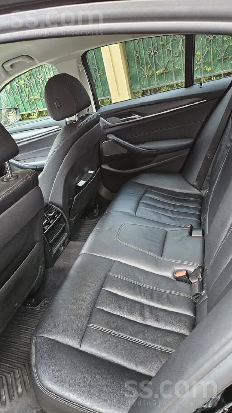 Black BMW 520 2017 in Riga, with an engine capacity of 2.00 L and mileage of 123 thousand km for 21000 €, photo 12 on AUTOMOTO.COM.LV