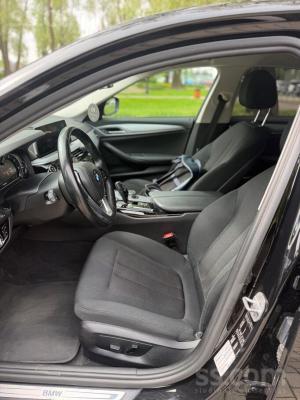 Black BMW 520 2017 in Riga, with an engine capacity of 2.00 L and mileage of 117 thousand km for 20900 €, photo 8 on AUTOMOTO.COM.LV
