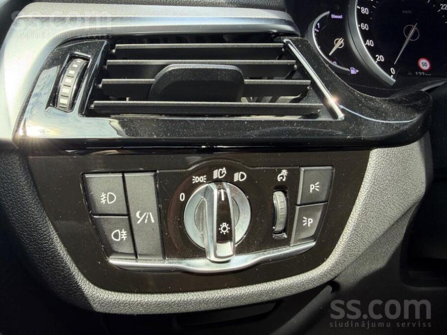 Black BMW 520 2017 in Riga, with an engine capacity of 2.00 L and mileage of 117 thousand km for 20900 €, photo 15 on AUTOMOTO.COM.LV