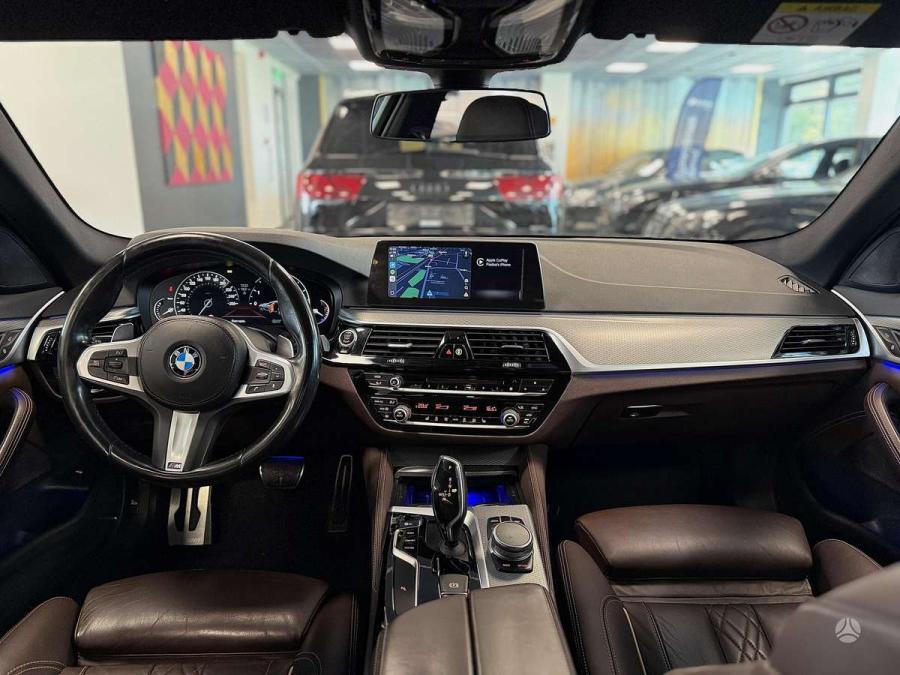 Black BMW 520 2017 in Klaipeda, with an engine capacity of 2.00 L and mileage of 285 thousand km for 22999 €, photo 6 on AUTOMOTO.COM.LV