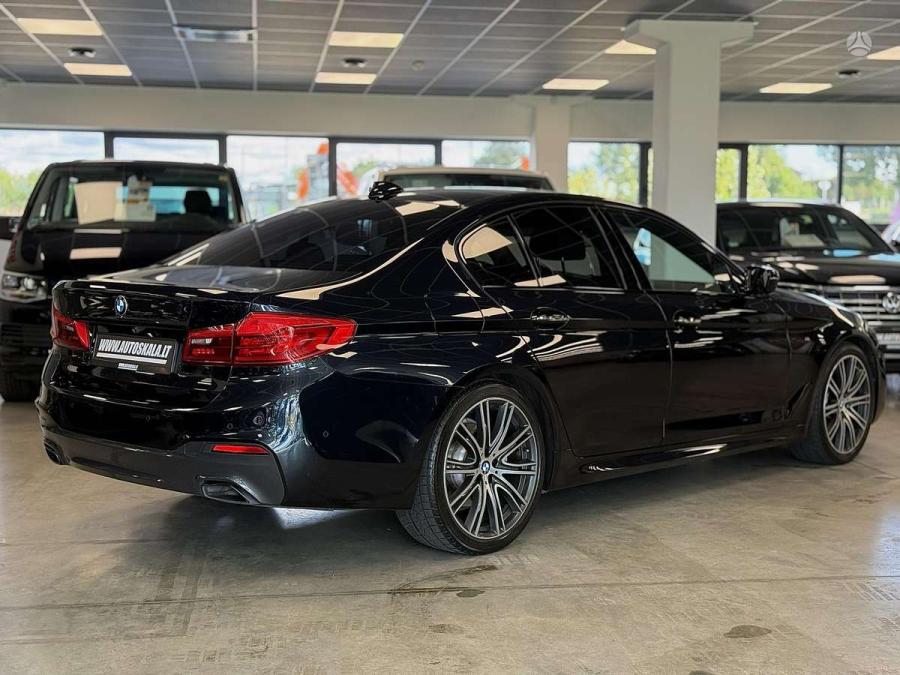 Black BMW 520 2017 in Klaipeda, with an engine capacity of 2.00 L and mileage of 285 thousand km for 22999 €, photo 11 on AUTOMOTO.COM.LV