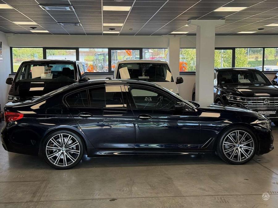 Black BMW 520 2017 in Klaipeda, with an engine capacity of 2.00 L and mileage of 285 thousand km for 22999 €, photo 15 on AUTOMOTO.COM.LV