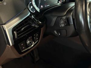 Black BMW 520 2017 in Klaipeda, with an engine capacity of 2.00 L and mileage of 285 thousand km for 22999 €, photo 25 on AUTOMOTO.COM.LV