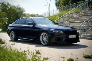 Black BMW 520 2017 in Visaginas, with an engine capacity of 2.00 L and mileage of 362 thousand km for 20700 €, photo 5 on AUTOMOTO.COM.LV