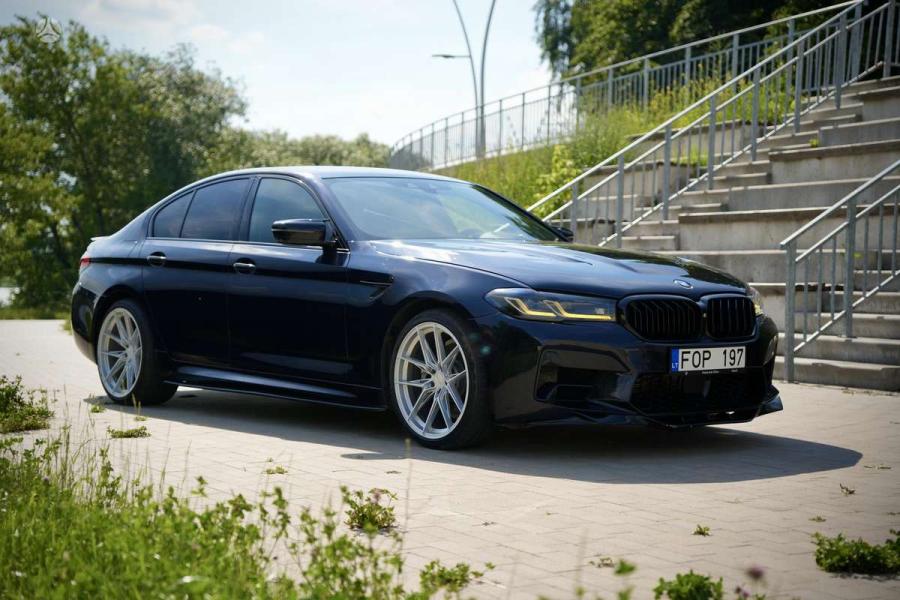 Black BMW 520 2017 in Visaginas, with an engine capacity of 2.00 L and mileage of 362 thousand km for 20700 €, photo 5 on AUTOMOTO.COM.LV