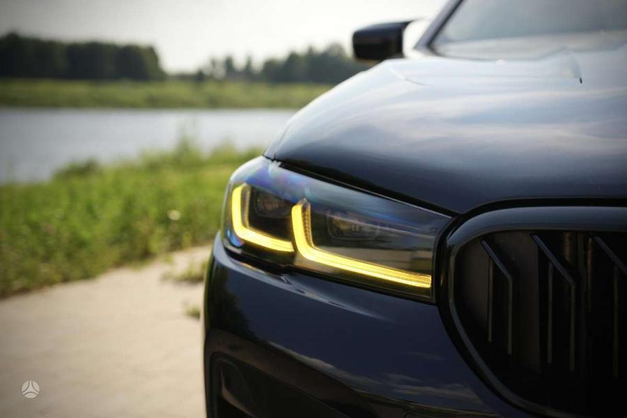 Black BMW 520 2017 in Visaginas, with an engine capacity of 2.00 L and mileage of 362 thousand km for 20700 €, photo 6 on AUTOMOTO.COM.LV
