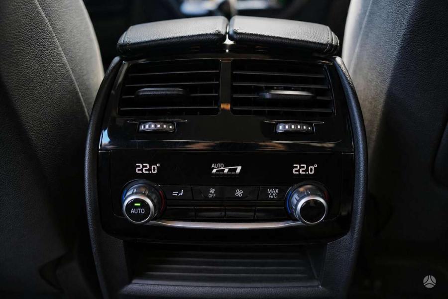 Black BMW 520 2017 in Visaginas, with an engine capacity of 2.00 L and mileage of 362 thousand km for 20700 €, photo 15 on AUTOMOTO.COM.LV