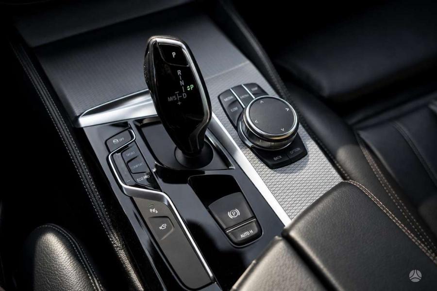 Black BMW 520 2017 in Visaginas, with an engine capacity of 2.00 L and mileage of 362 thousand km for 20700 €, photo 16 on AUTOMOTO.COM.LV