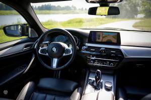 Black BMW 520 2017 in Visaginas, with an engine capacity of 2.00 L and mileage of 362 thousand km for 20700 €, photo 19 on AUTOMOTO.COM.LV