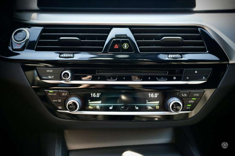 Black BMW 520 2017 in Visaginas, with an engine capacity of 2.00 L and mileage of 362 thousand km for 20700 €, photo 22 on AUTOMOTO.COM.LV