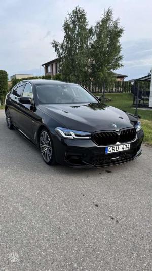 Melns BMW 520 2017 Viļņa, ar dzinēja tilpumu 2.00 L un nobraukumu 210 tūkst. km par 21999 €, foto  vietnē AUTOMOTO.COM.LV
