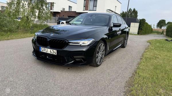 Black BMW 520 2017 in Vilnius, with an engine capacity of 2.00 L and mileage of 210 thousand km for 21999 €, photo 5 on AUTOMOTO.COM.LV