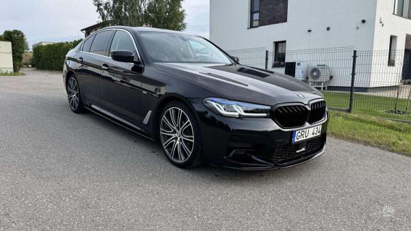 Black BMW 520 2017 in Vilnius, with an engine capacity of 2.00 L and mileage of 210 thousand km for 21999 €, photo 6 on AUTOMOTO.COM.LV
