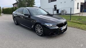 Black BMW 520 2017 in Vilnius, with an engine capacity of 2.00 L and mileage of 210 thousand km for 21999 €, photo 9 on AUTOMOTO.COM.LV