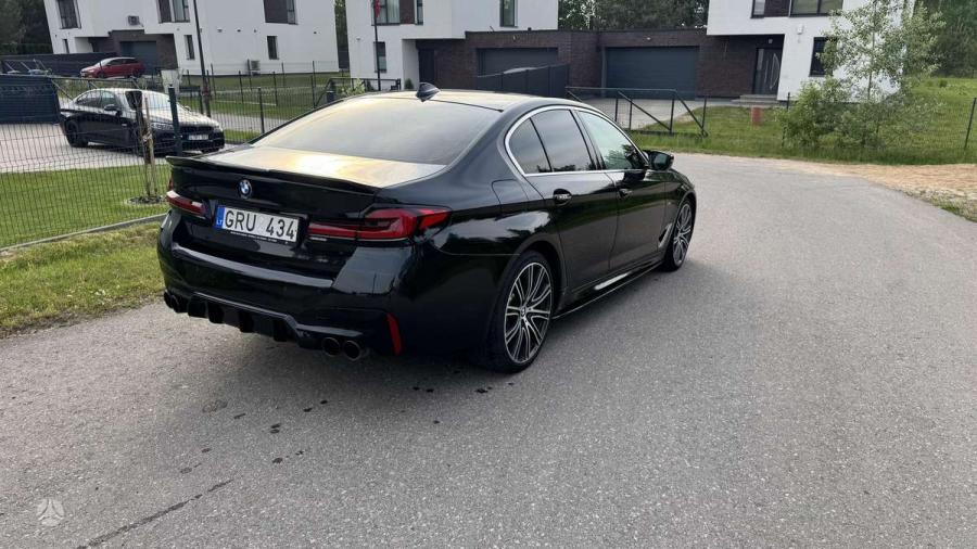 Black BMW 520 2017 in Vilnius, with an engine capacity of 2.00 L and mileage of 210 thousand km for 21999 €, photo 11 on AUTOMOTO.COM.LV