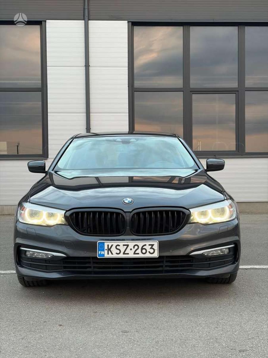 Black BMW 520 2017 in Panevezys, with an engine capacity of 2.00 L and mileage of 203 thousand km for 17350 €, photo 1 on AUTOMOTO.COM.LV
