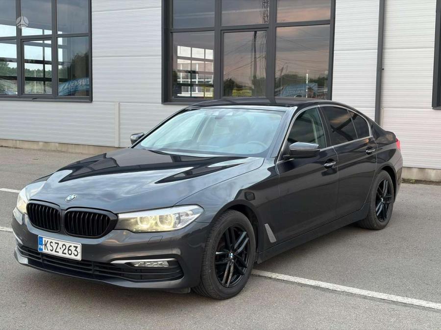 Black BMW 520 2017 in Panevezys, with an engine capacity of 2.00 L and mileage of 203 thousand km for 17350 €, photo 4 on AUTOMOTO.COM.LV