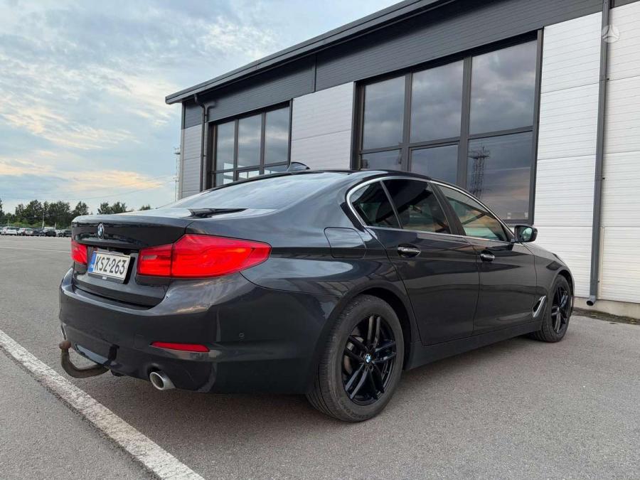 Black BMW 520 2017 in Panevezys, with an engine capacity of 2.00 L and mileage of 203 thousand km for 17350 €, photo 6 on AUTOMOTO.COM.LV