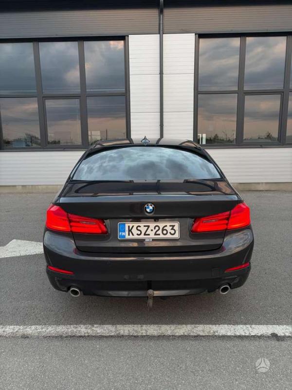 Melns BMW 520 2017 Panevēža, ar dzinēja tilpumu 2.00 L un nobraukumu 203 tūkst. km par 17350 €, foto 6 vietnē AUTOMOTO.COM.LV