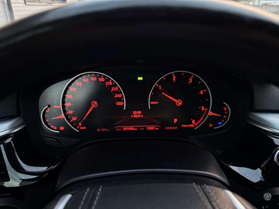 Black BMW 520 2017 in Panevezys, with an engine capacity of 2.00 L and mileage of 203 thousand km for 17350 €, photo 11 on AUTOMOTO.COM.LV