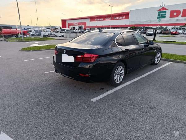 Black BMW 520 2017 in Kaunas, with an engine capacity of 2.00 L and mileage of 190 thousand km for 10800 €, photo 4 on AUTOMOTO.COM.LV