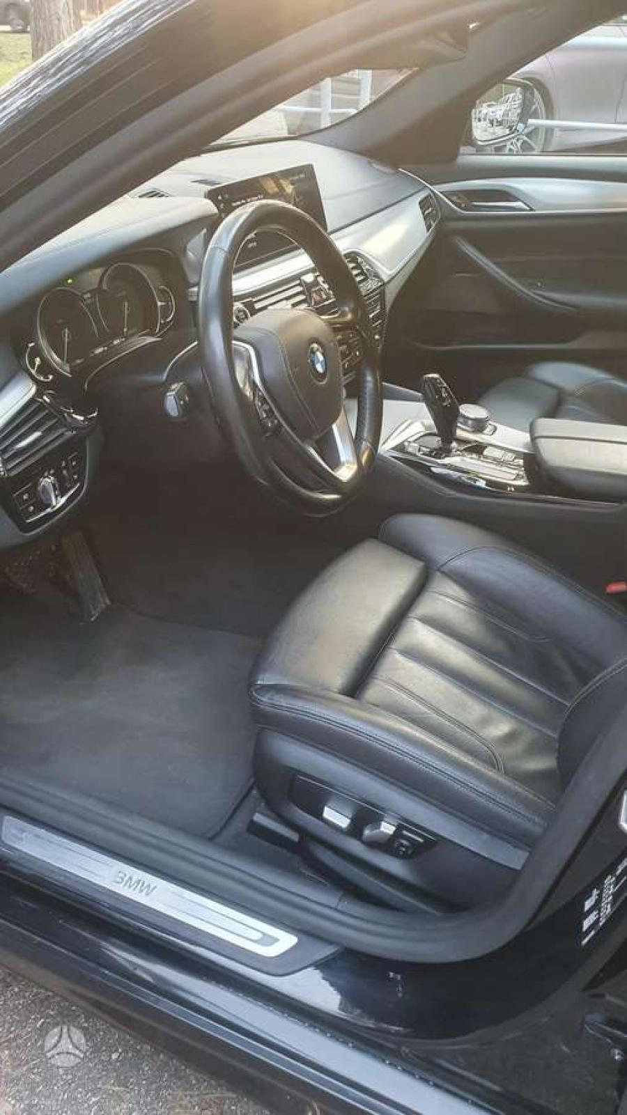 Black BMW 520 2017 in Kaunas, with an engine capacity of 2.00 L and mileage of 162 thousand km for 17500 €, photo 10 on AUTOMOTO.COM.LV