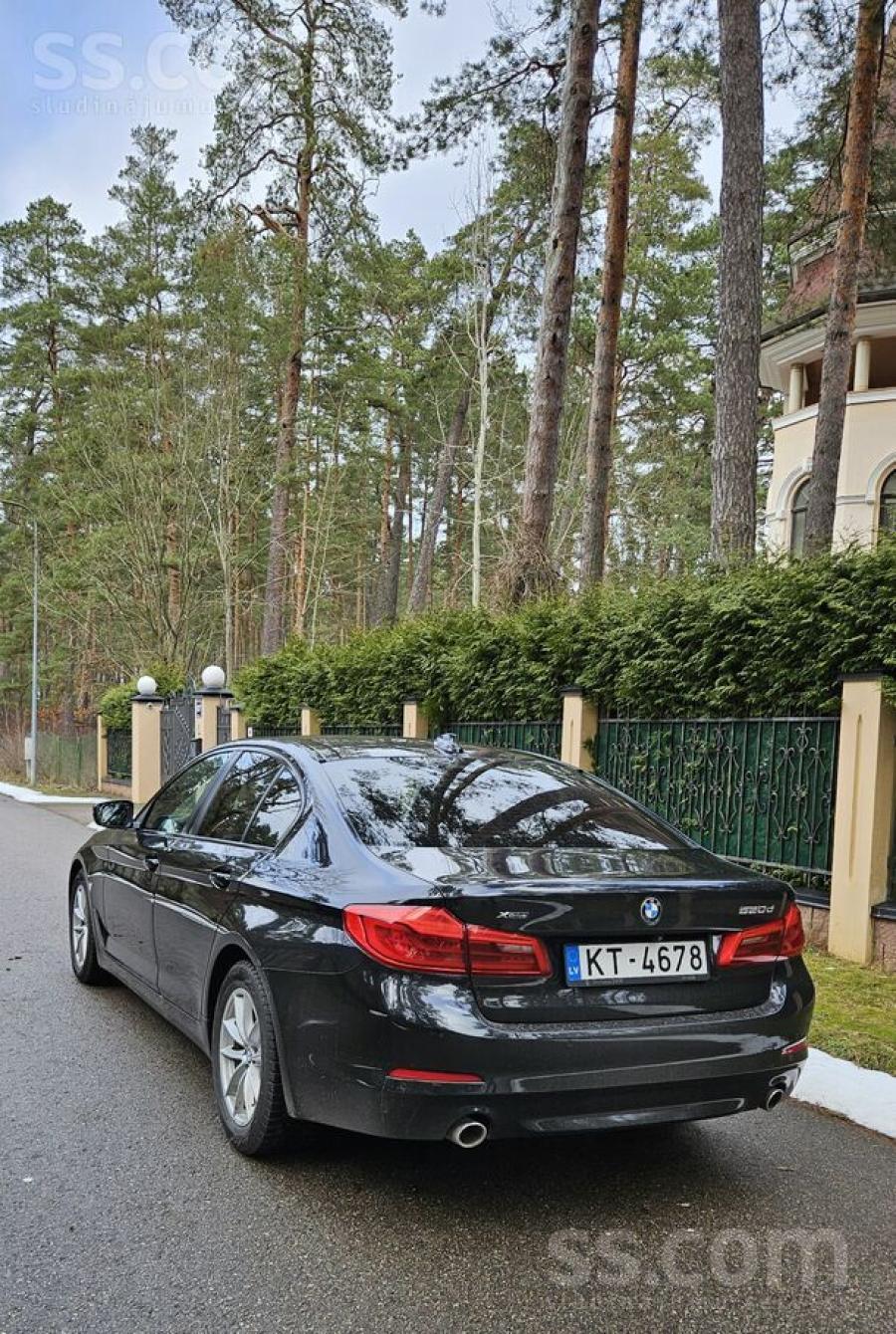 Black BMW 520 2017 in Riga, with an engine capacity of 2.00 L and mileage of 126 thousand km for 20500 €, photo 5 on AUTOMOTO.COM.LV