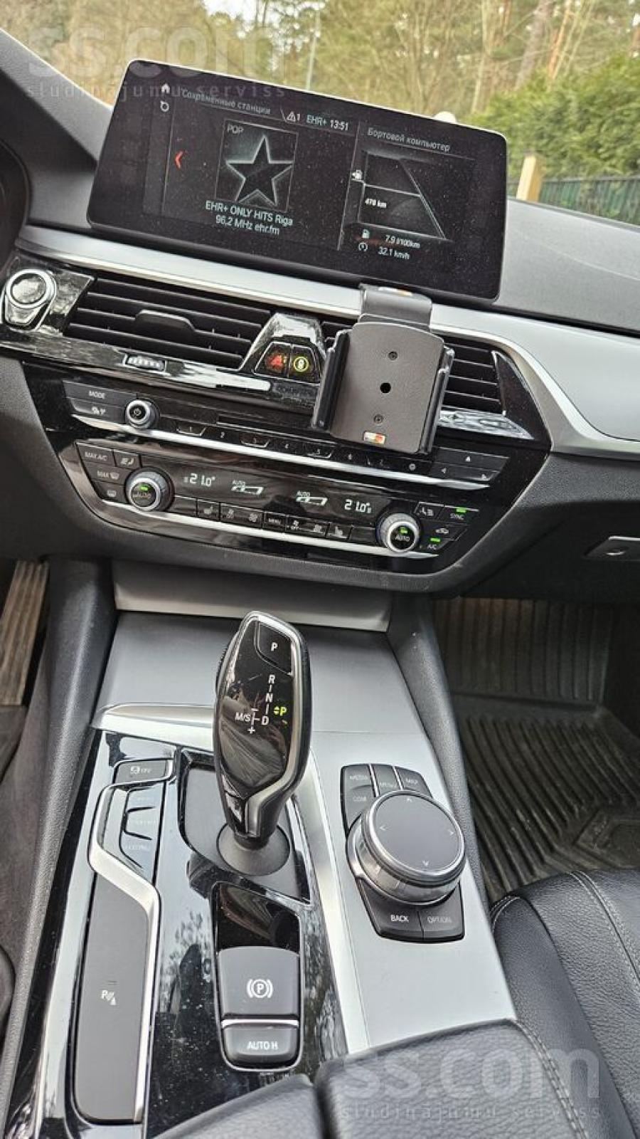 Black BMW 520 2017 in Riga, with an engine capacity of 2.00 L and mileage of 126 thousand km for 20500 €, photo 11 on AUTOMOTO.COM.LV
