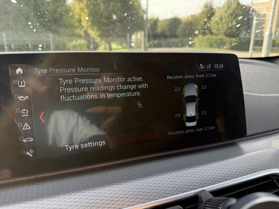 Black BMW 520 2017 in Klaipeda, with an engine capacity of 2.00 L and mileage of 327 thousand km for 17500 €, photo 20 on AUTOMOTO.COM.LV