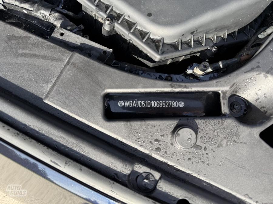 Black BMW 520 2017 in Klaipeda, with an engine capacity of 2.00 L and mileage of 327 thousand km for 17500 €, photo 29 on AUTOMOTO.COM.LV