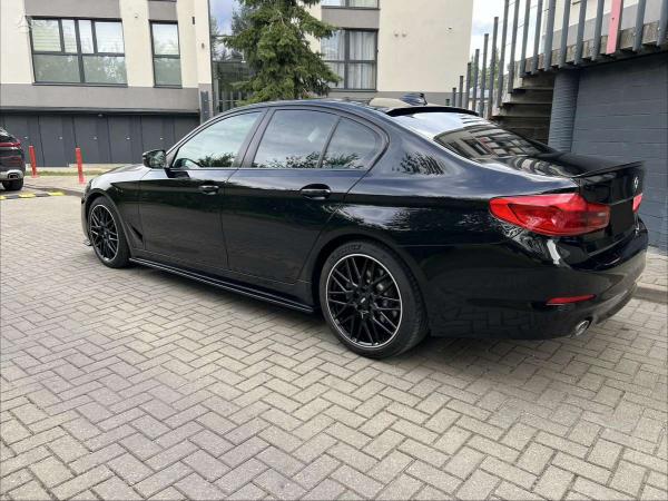 БМВ 520 2017 в Каунас на AUTOMOTO.COM.LV Черный БМВ 520 2017 в Каунас, объемом двигателя 2.00 л и пробегом 320 тыс. км за 14500 €, фото 5 на AUTOMOTO.COM.LV