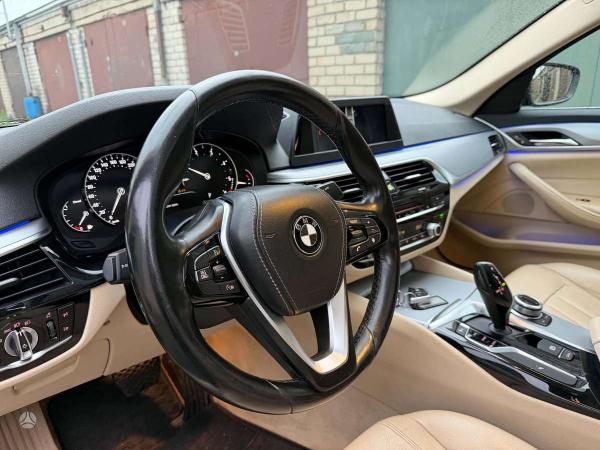 БМВ 520 2017 в Каунас на AUTOMOTO.COM.LV Черный БМВ 520 2017 в Каунас, объемом двигателя 2.00 л и пробегом 320 тыс. км за 14500 €, фото 11 на AUTOMOTO.COM.LV