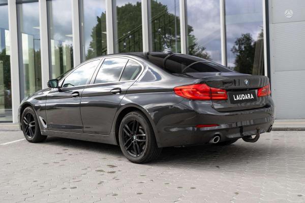 Melns BMW 520 2017 Viļņa, ar dzinēja tilpumu 2.00 L un nobraukumu 205 tūkst. km par 16450 €, foto 3 vietnē AUTOMOTO.COM.LV