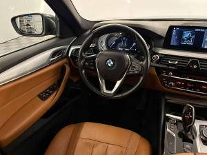 Melns BMW 520 2017 Marijampole, ar dzinēja tilpumu 2.00 L un nobraukumu 339 tūkst. km par 15999 €, foto 21 vietnē AUTOMOTO.COM.LV