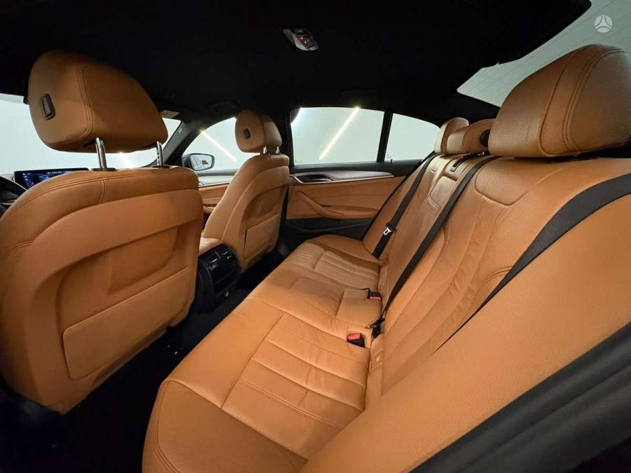 Melns BMW 520 2017 Marijampole, ar dzinēja tilpumu 2.00 L un nobraukumu 339 tūkst. km par 15999 €, foto 28 vietnē AUTOMOTO.COM.LV