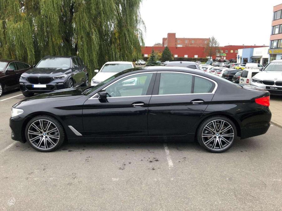 Black BMW 520 2018 in Vilnius, with an engine capacity of 2.00 L and mileage of 182 thousand km for 22900 €, photo 1 on AUTOMOTO.COM.LV
