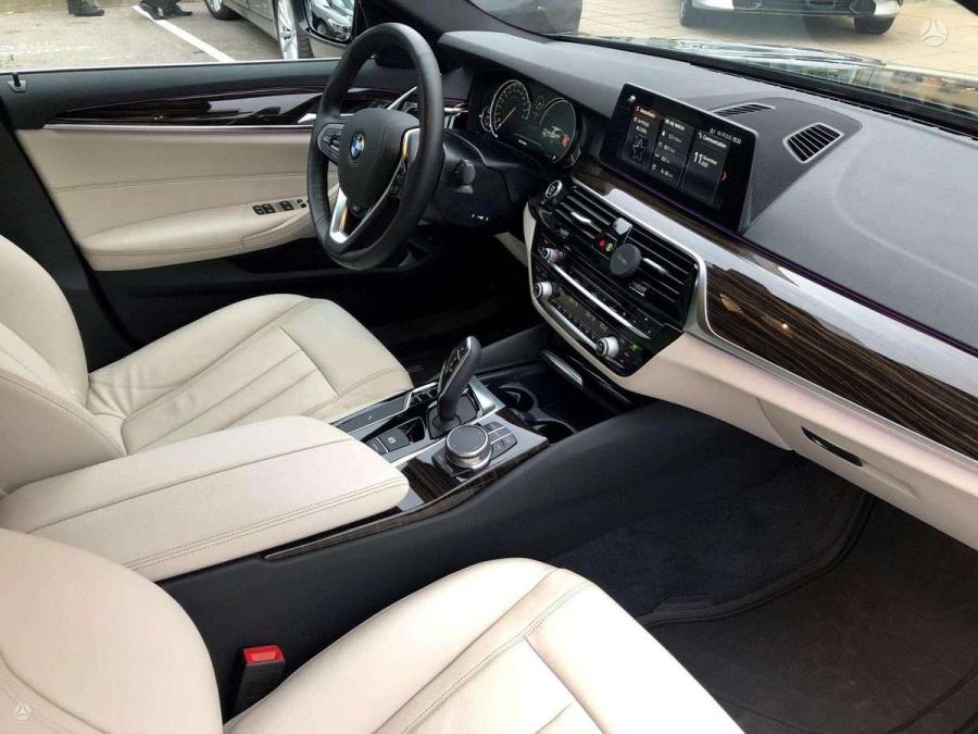 Black BMW 520 2018 in Vilnius, with an engine capacity of 2.00 L and mileage of 182 thousand km for 22900 €, photo 7 on AUTOMOTO.COM.LV